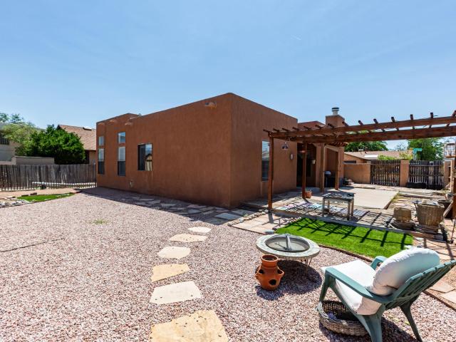 7515 Corte Plateada NW