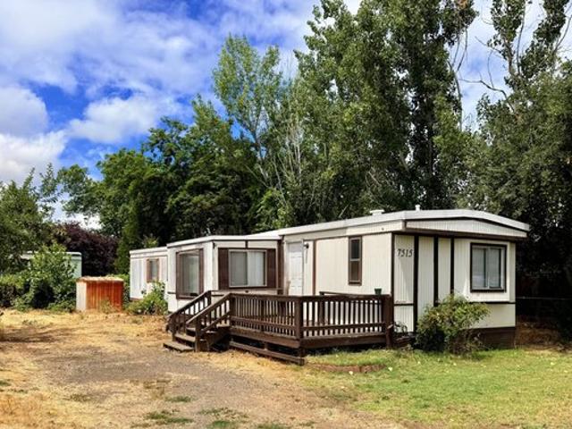 7515 Gladstone Ave, White City, OR 97503