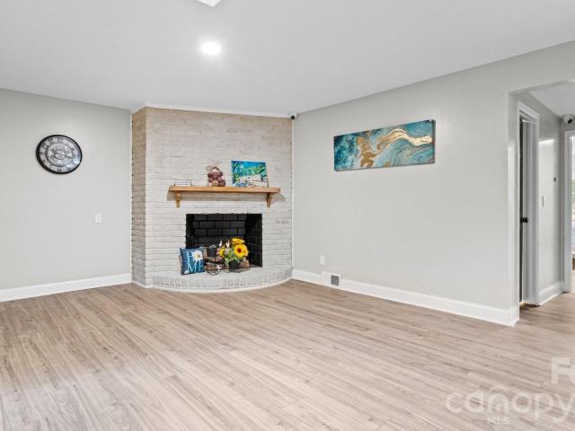 7515 Shady Lane