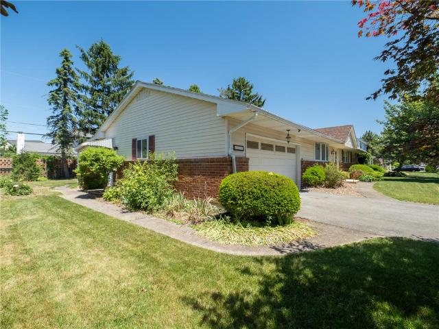 7515 Woodbine
