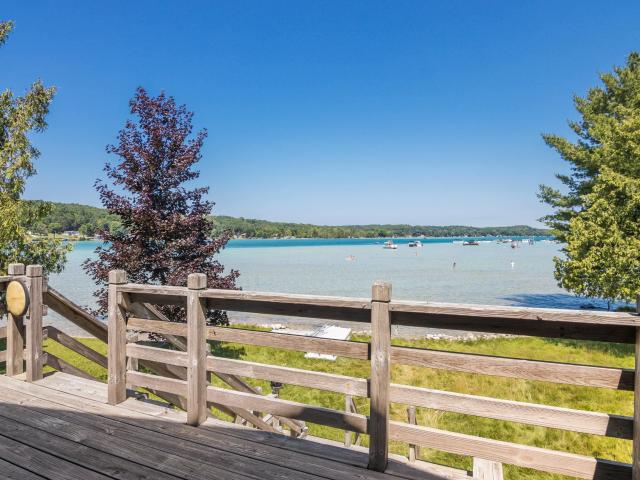 7516 Crystal Beach Road