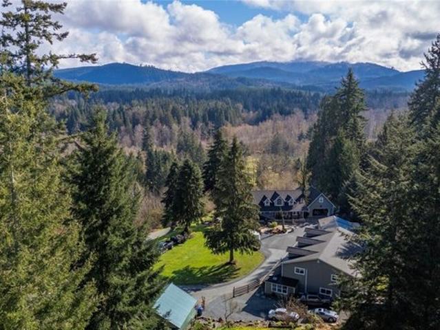 7516 Skinner Rd, Granite Falls, WA 98252