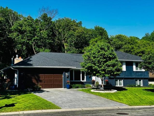 7516 W 84th St, Bloomington, MN 55438
