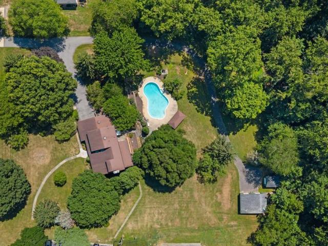 7517 Brooklyn Bridge Road