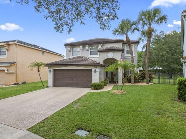 7518 Oak Grove Cir, Lake Worth, FL 33467