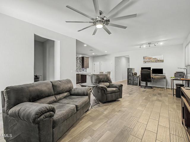7518 S 28TH Place