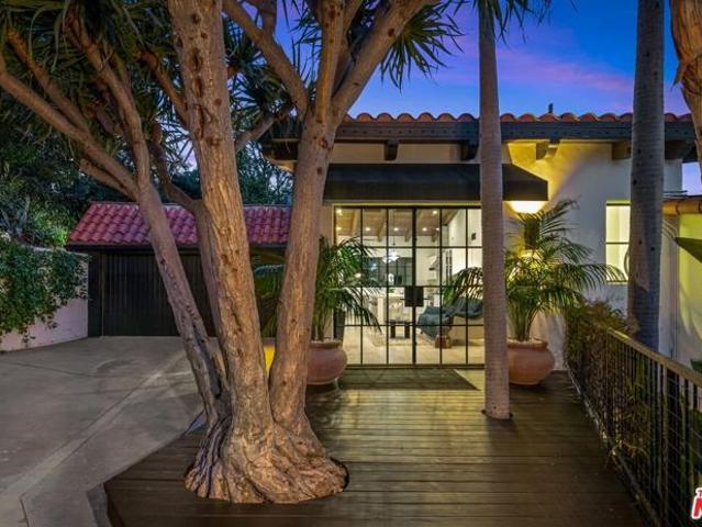 7519 Mulholland Dr, Los Angeles, CA 90046