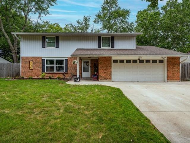 7519 Rustic Woods Dr, Huber Heights, OH 45424