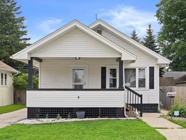 7519 10th Ave, Kenosha, WI 53143