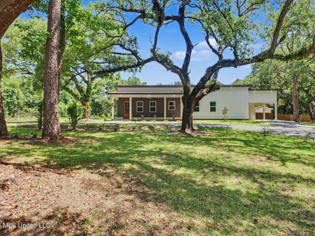 7510 Mahoney Drive