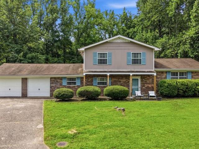 7510 Florence Dr, Hixson, TN 37343