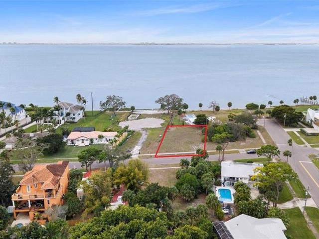 7510 Westmoreland Dr, Sarasota, FL 34243