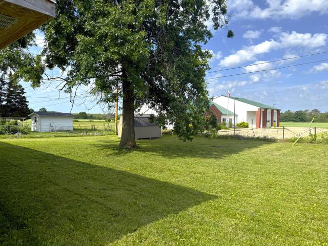 7511 n svena dr