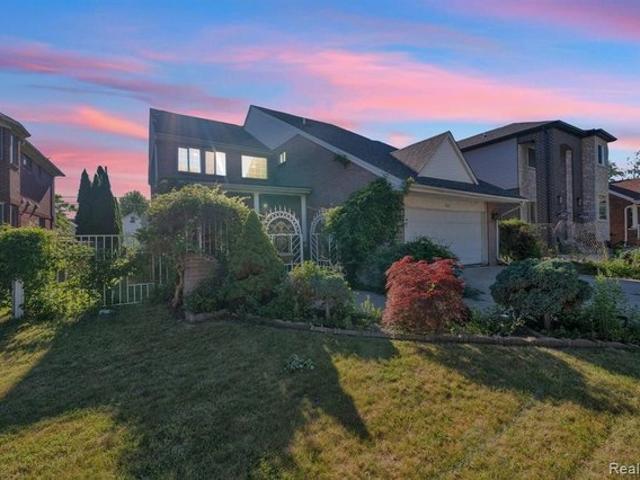 7511 Orchard Ave, Dearborn, MI 48126