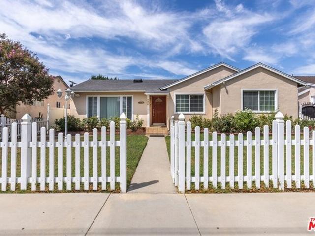 7511 Corbin Ave, Los Angeles, CA 91306