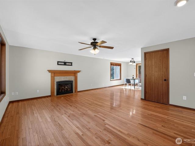 7511 Kittiwake Drive SE