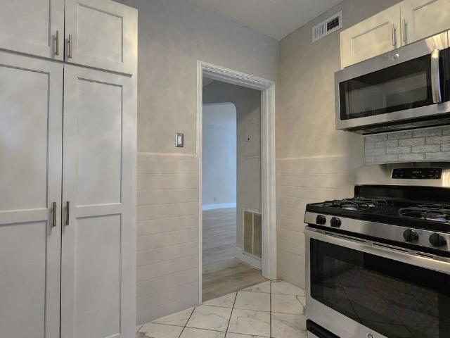 7512 Cromwell 2 Bedroom Apartment for Rent at 7512 Cromwell Dr, Clayton, MO 63105 Clayton