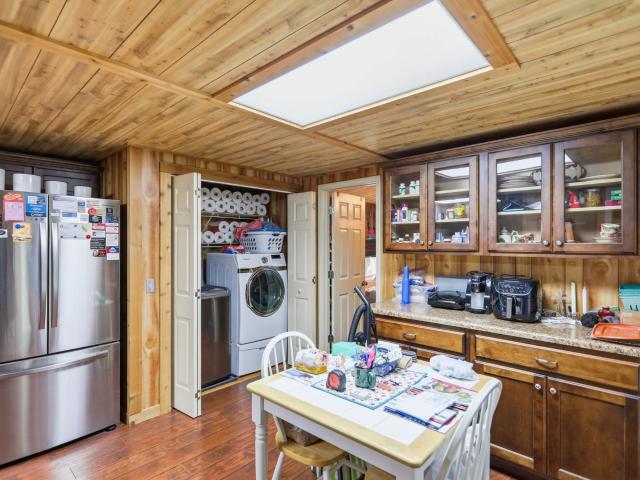7512 Greenwood Rd
