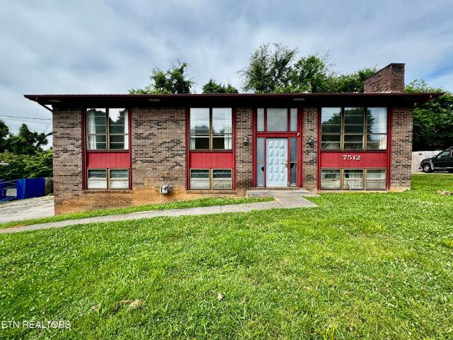 7512 S Whispering Oak Circle