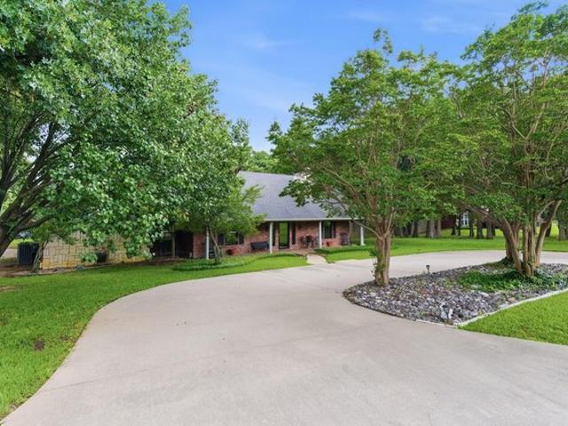 7512 Woodland Dr, Alvarado, TX 76009