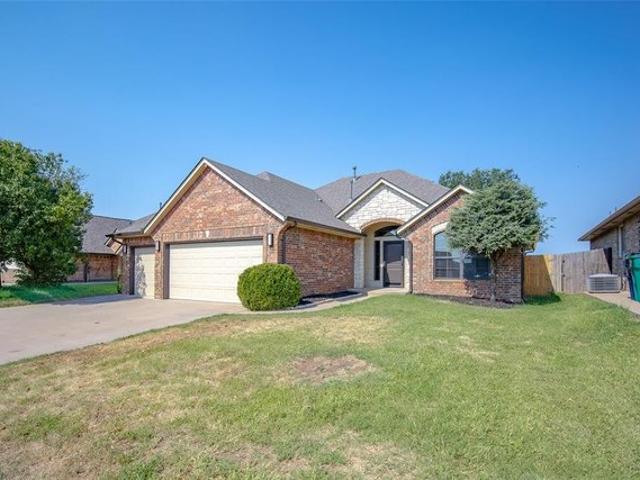 7513 Harold Dr, Yukon, OK 73099