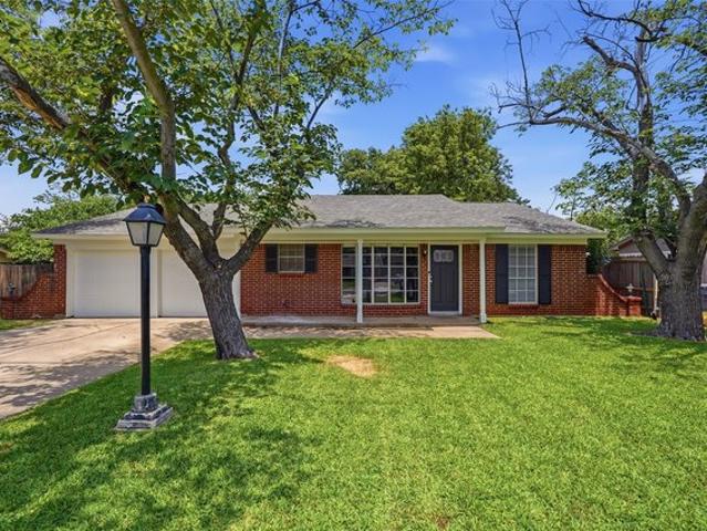 7513 Susan Ct, North Richland Hills, TX 76180