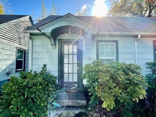 751 E. 14th Ave Studio Apartment for Rent at 751 E 14th Ave, Eugene, OR 97401 West University