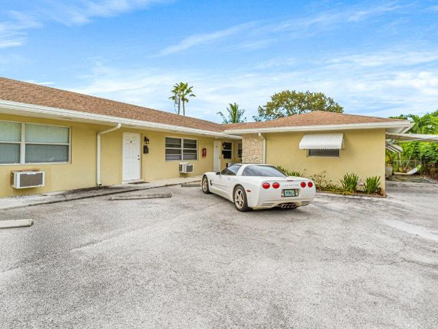 751 Hummingbird Way, Unit 6, North Palm Beach, FL 33408 | MLS #R11160 | Compass