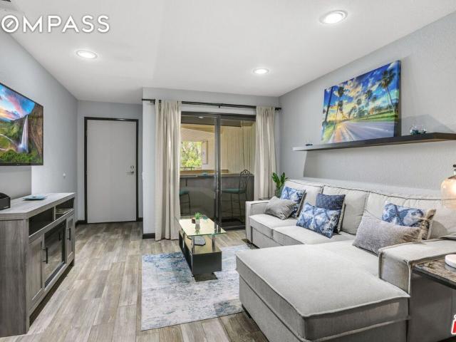 751 Los Felices Cir W 212, Palm Springs, CA