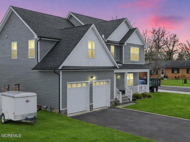 751 Leeward Ave, Beachwood, NJ 08722