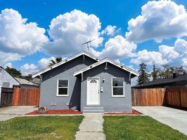751 Nevada St, Manteca, CA 95337