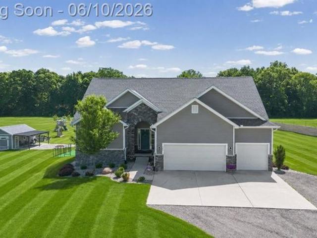 751 Nelson William Dr, Brandon, MI 48462