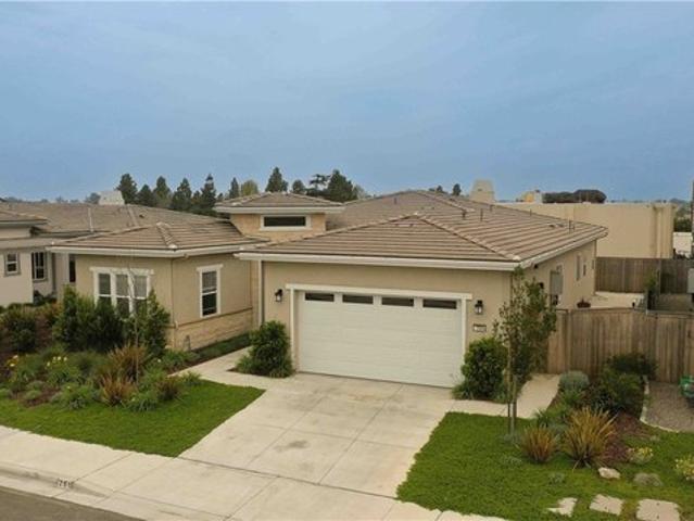 751 Skyview Ln, Santa Maria, CA 93455