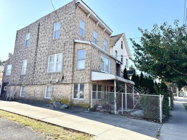 751 Targee St, Staten Island, NY 10304