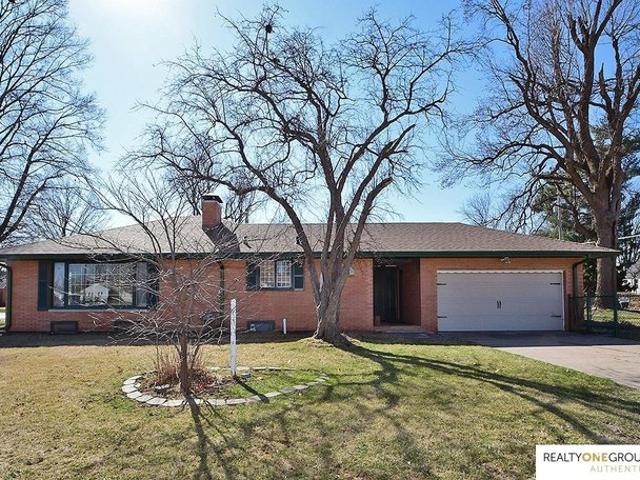 7524 N 28th St, Omaha, NE 68112