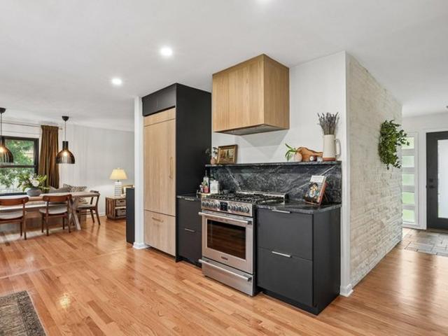 7524 W Wisconsin Ave, Wauwatosa, WI 53213