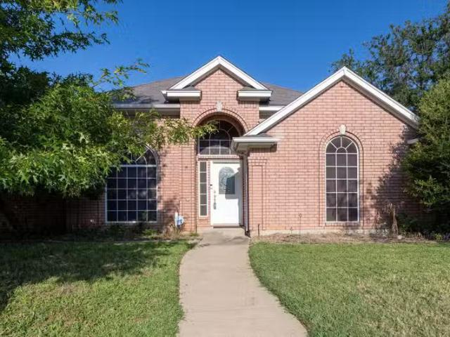 7525 Orange Valley Dr, North Richland Hills, TX 76182 MLS 20.