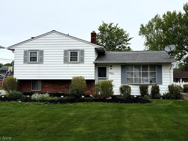 7525 Goldenrod Dr, Mentor On The Lake, OH 44060