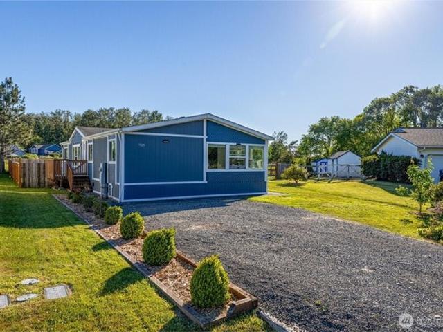 7525 Roblee Dr, Blaine, WA 98230