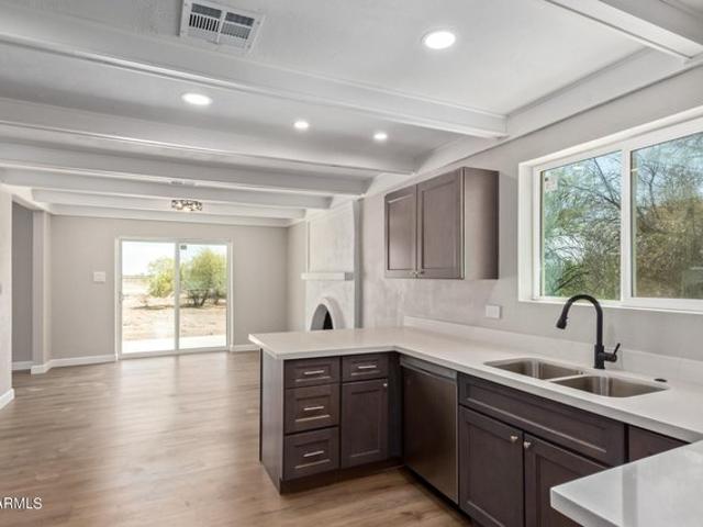 7525 W Lake Erie Dr, Casa Grande, AZ 85194