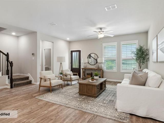 7526 Ezra Mews
