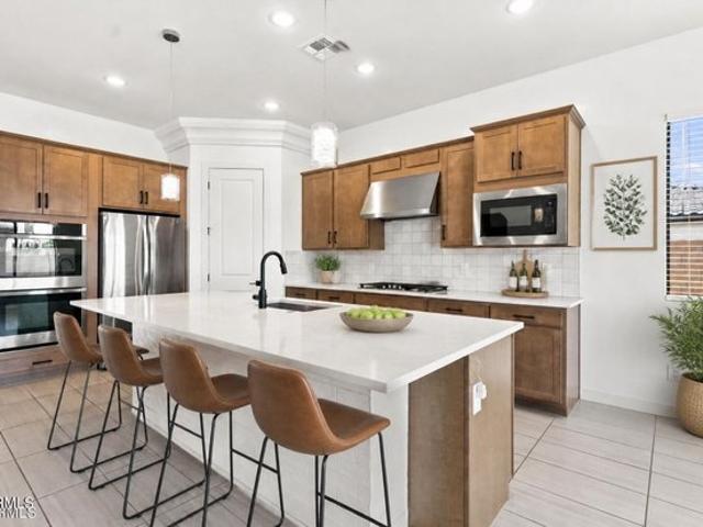 7527 N 84th Ave, Glendale, AZ 85305
