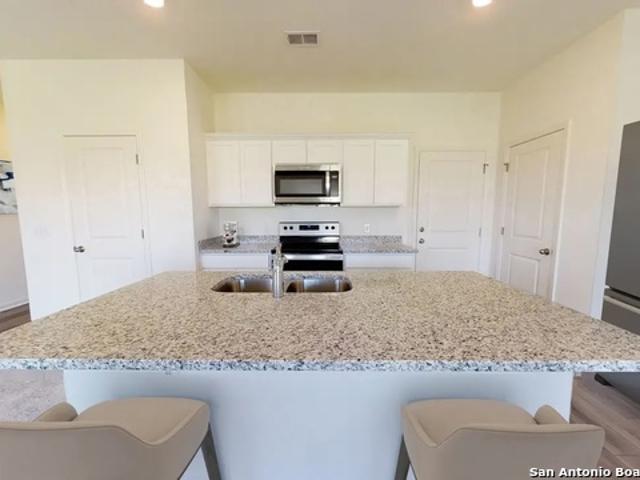 7527 Cottontail Cliff
