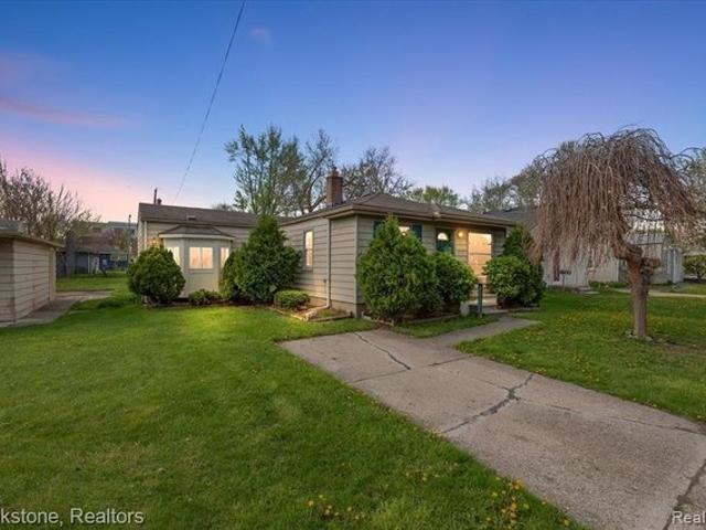 7528 Anna Ave, Warren, MI 48092