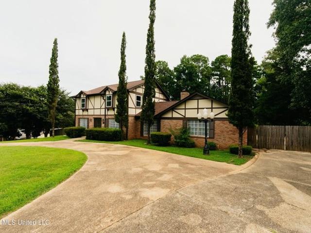7528 Pineridge Dr, Meridian, MS 39305