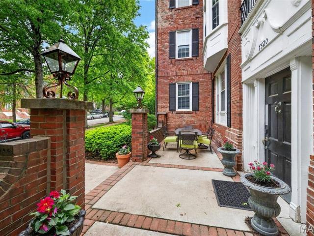 7520 Oxford Dr, Unit 2W, Clayton, MO 63105 | MLS #26025 | Compass