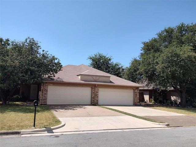 7520 April Ln, North Richland Hills, TX 76182