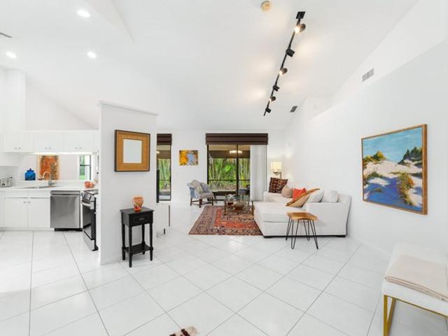 7520 Lexington Club Blvd Apt A, Delray Beach, FL 33446