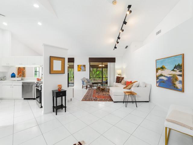 7520 Lexington Club Blvd, Unit A, Delray Beach, FL 33446 | MLS #R11156