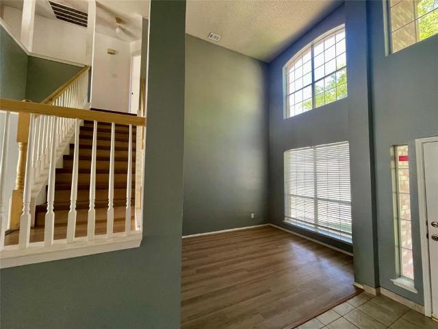 7520 Sunburst Trail